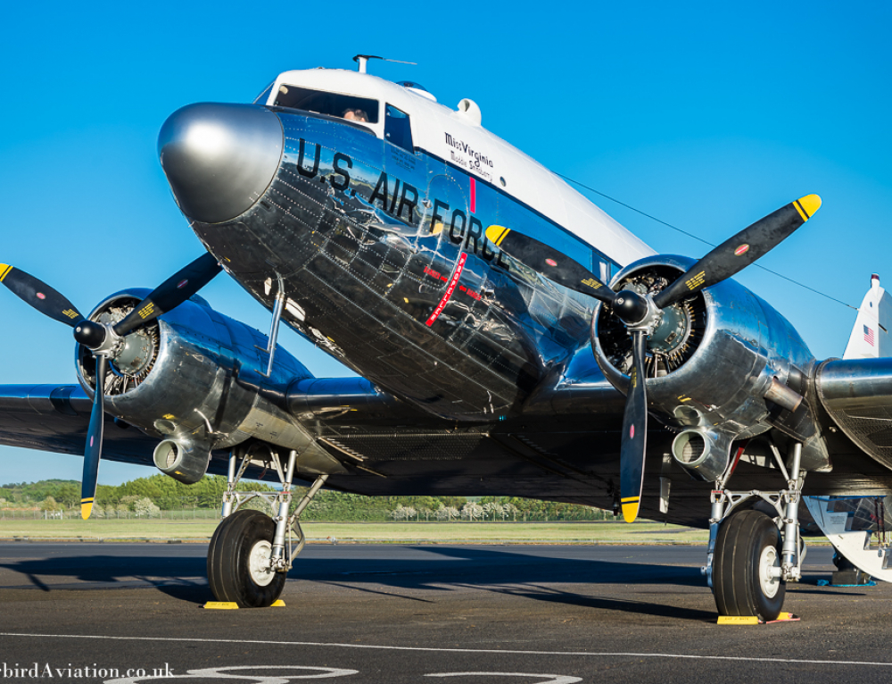 Douglas Dakota DC3 N473DC – Drag ’em Oot’ | Warbird Aviation