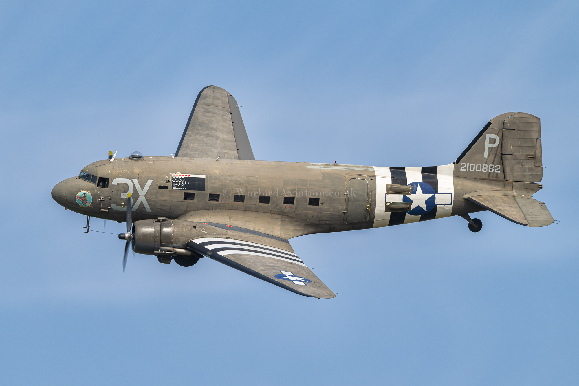 Douglas Dakota DC3 N473DC – Drag ’em Oot’ | Warbird Aviation