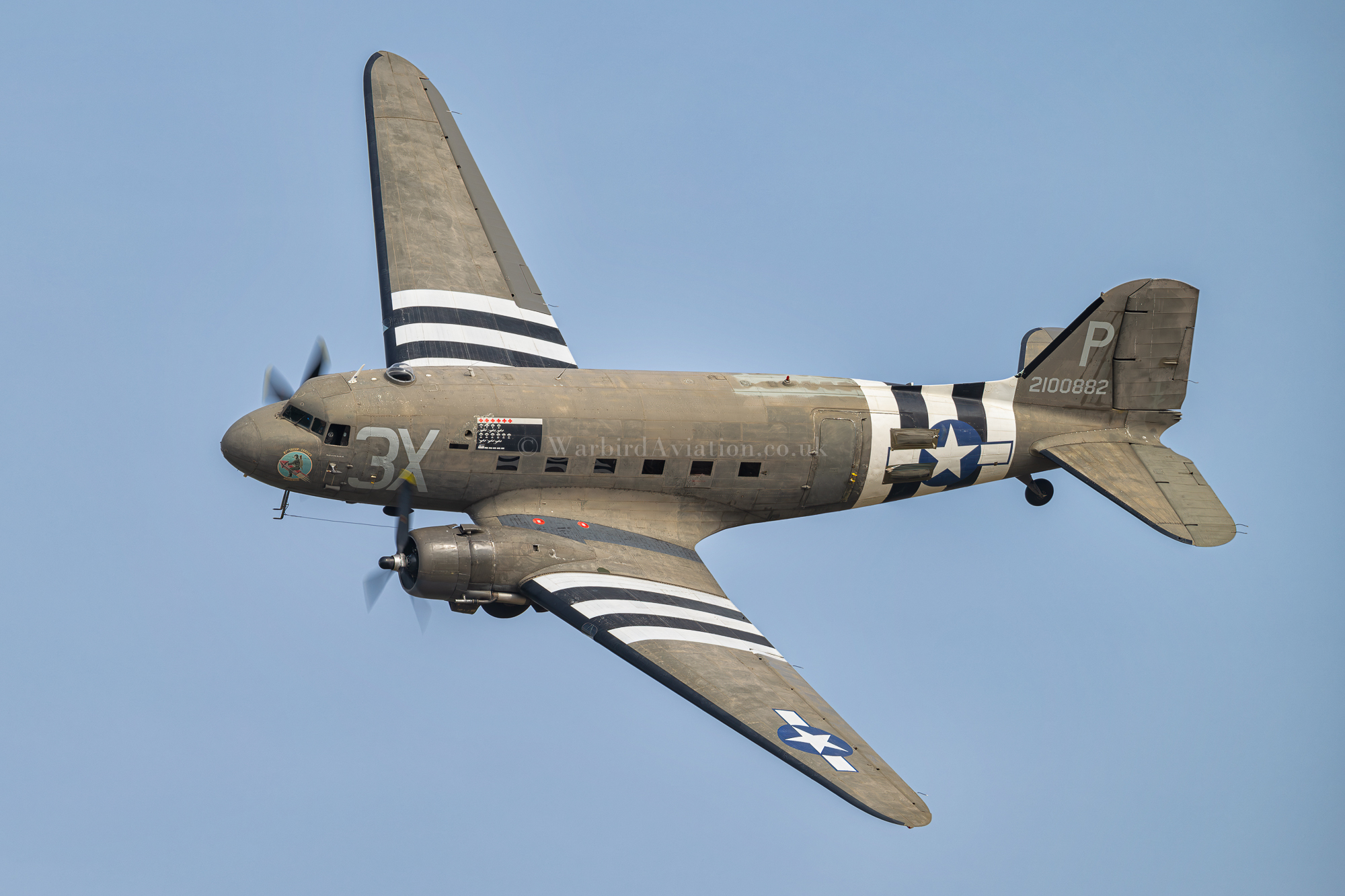 Douglas Dakota DC3 N473DC – Drag ’em Oot’ | Warbird Aviation